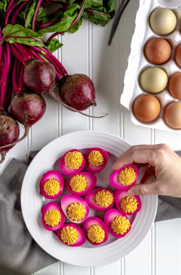 Simple Pickled Eggs Recipe - The Frugal Farm Wife
